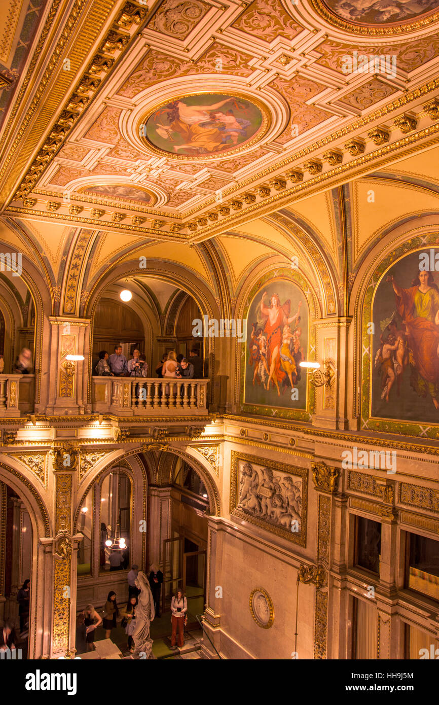 Staatsoper wien interior -Fotos und -Bildmaterial in hoher Auflösung ...