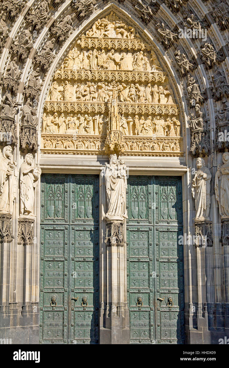 Kölner dom tür -Fotos und -Bildmaterial in hoher Auflösung – Alamy