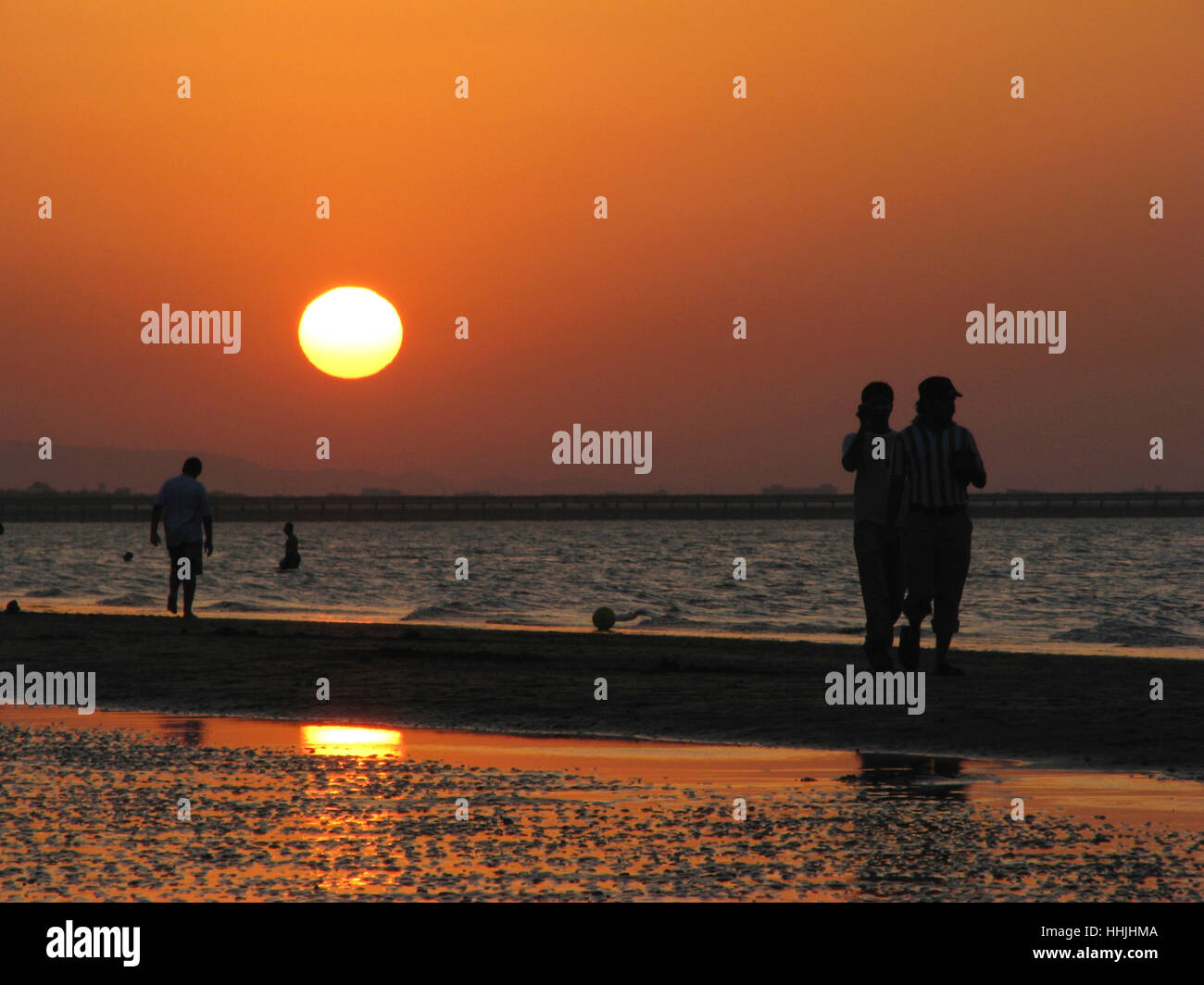 Shatti beach -Fotos und -Bildmaterial in hoher Auflösung – Alamy