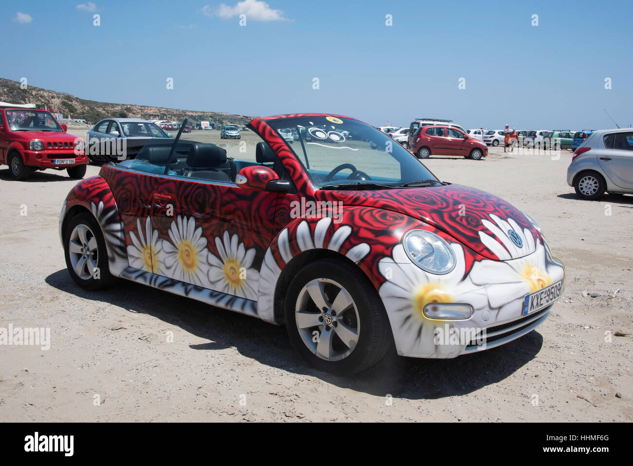 Bunten Volkswagen Cabrio Auto am Strand von Prasonisi Nationalpark ...