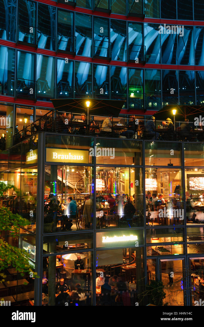 Berlin: Restaurant im Sony-Center am Potsdamer Platz, Berlin ...