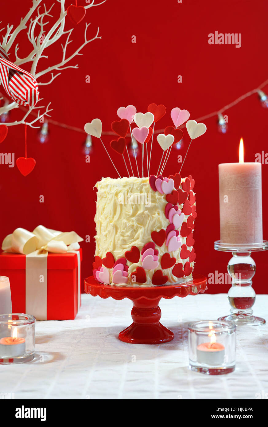 Schöne St. Valentinstag Party Tisch mit Showstopper rot, weiße und rosa ...