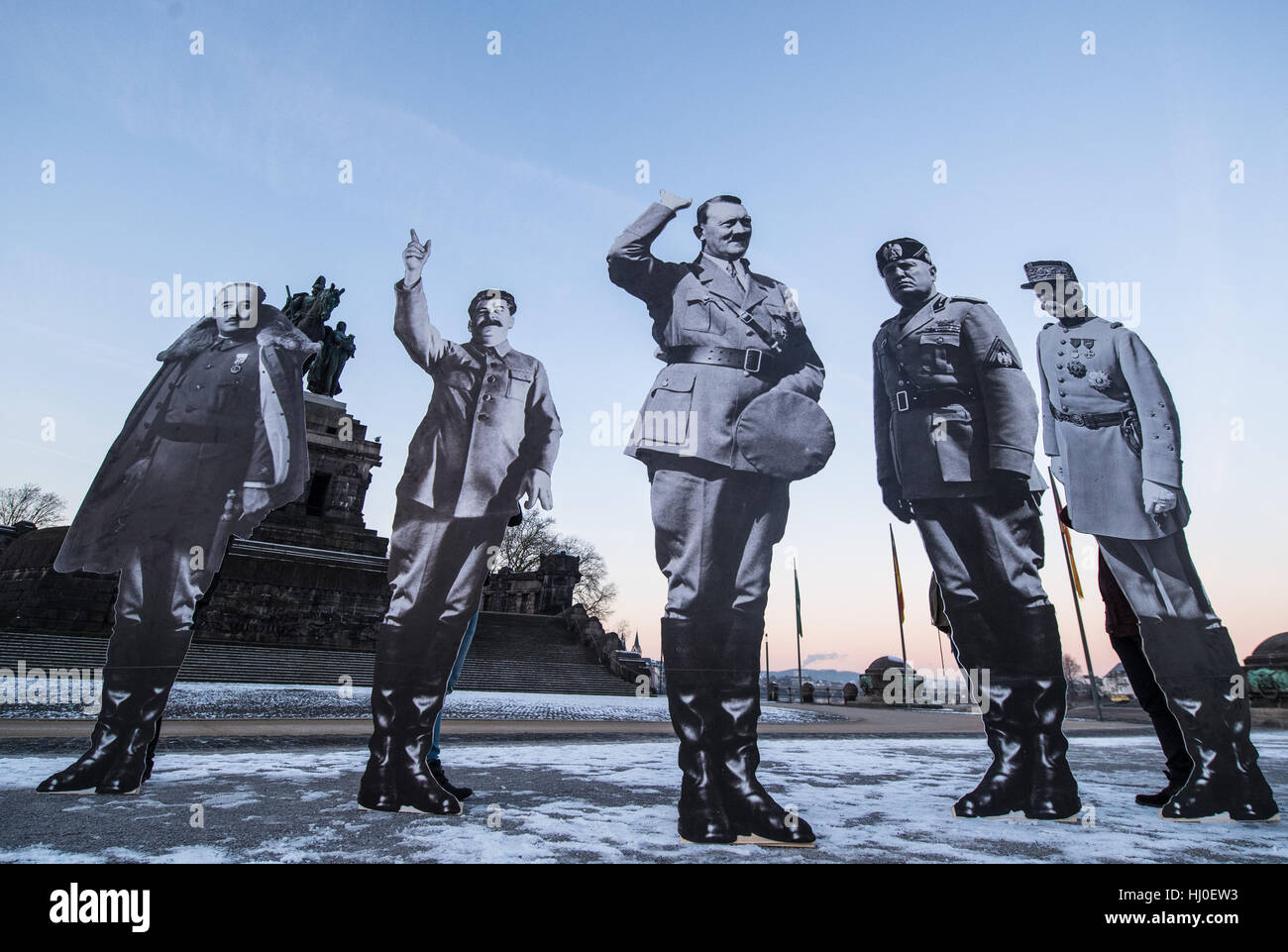 Hitler gruppenfoto -Fotos und -Bildmaterial in hoher Auflösung - Seite ...