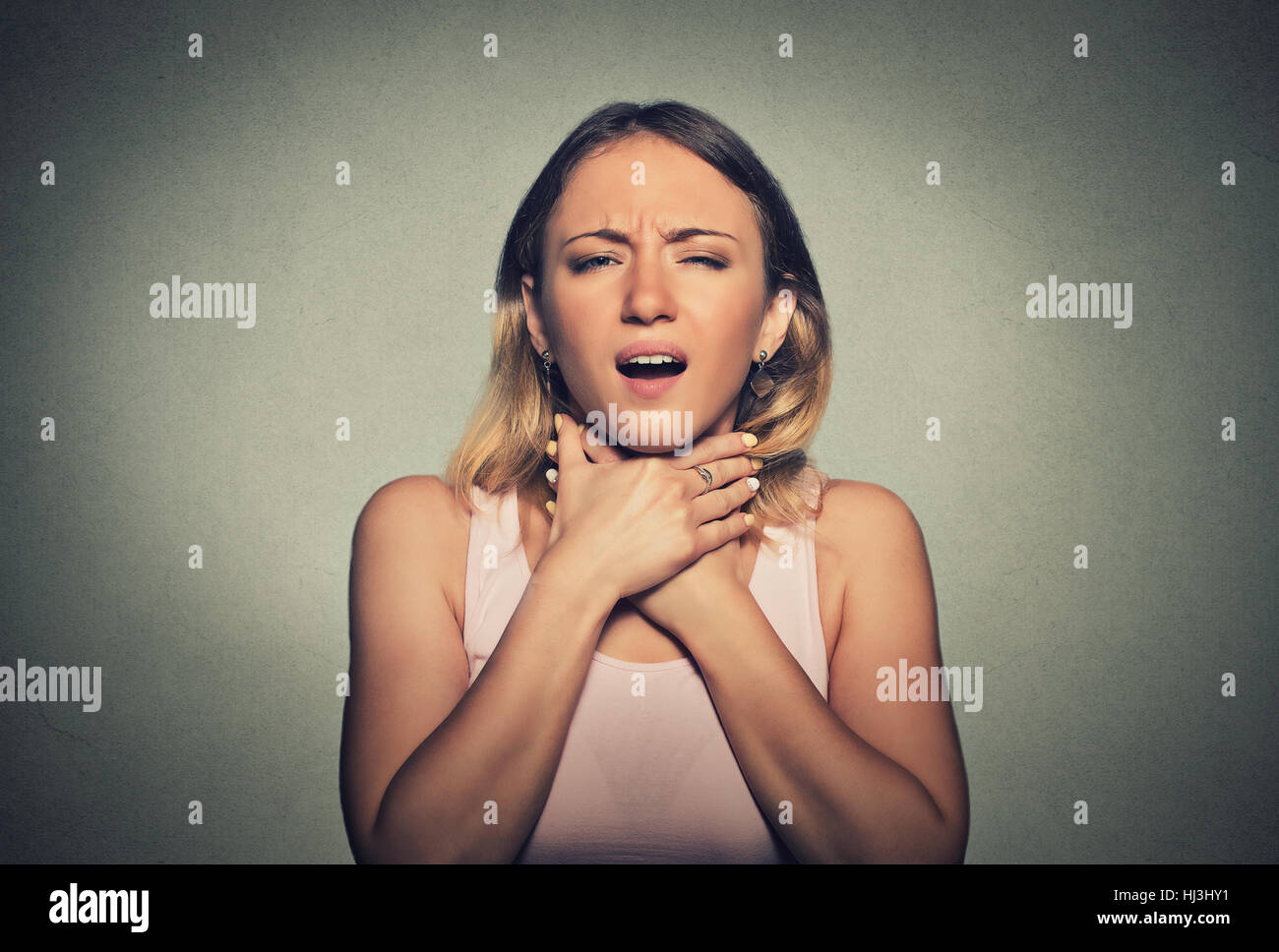 Frauen soll ersticken -Fotos und -Bildmaterial in hoher Auflösung – Alamy