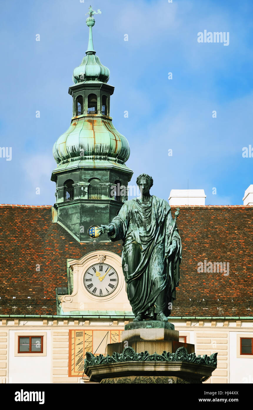 Statue in der burg wien -Fotos und -Bildmaterial in hoher Auflösung – Alamy