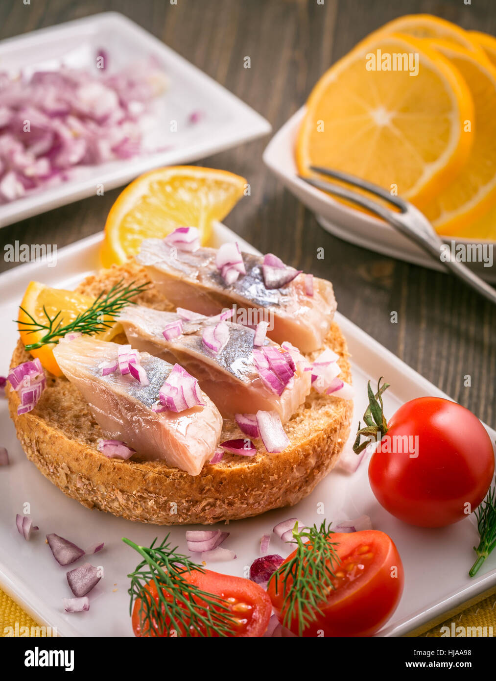 Sandwich mit hering -Fotos und -Bildmaterial in hoher Auflösung – Alamy