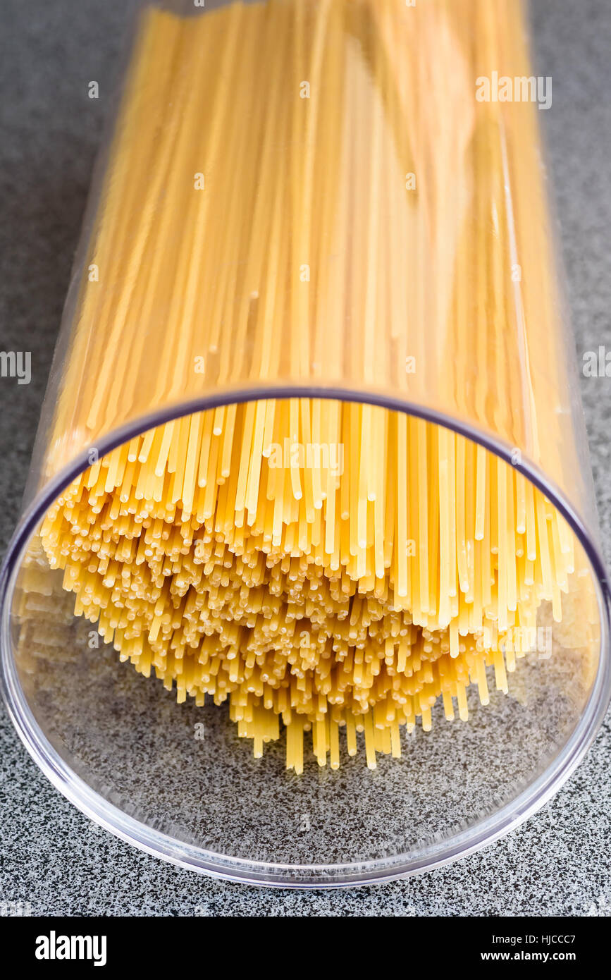 Trockene spaghetti -Fotos und -Bildmaterial in hoher Auflösung – Alamy