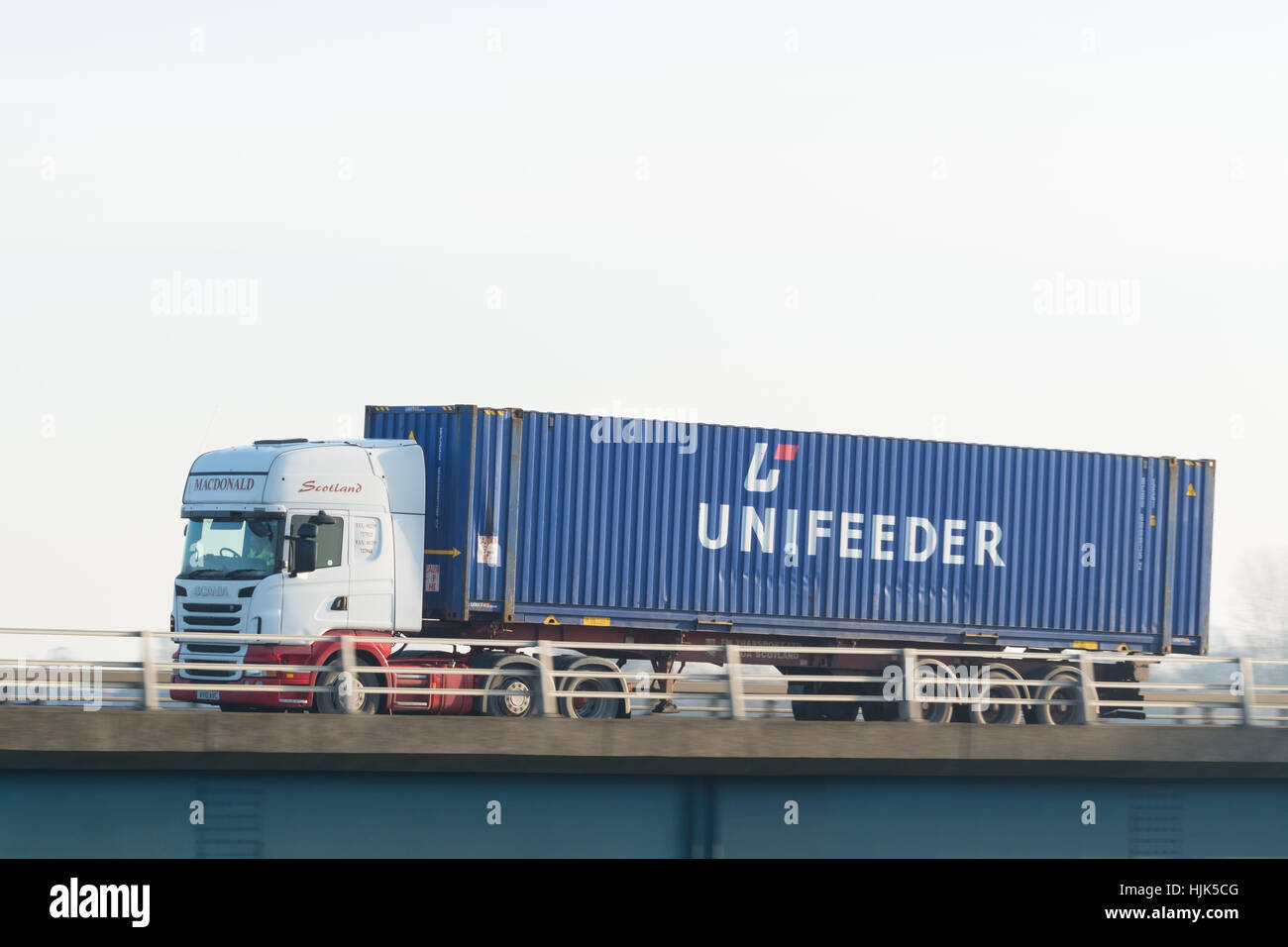Container auf lkw -Fotos und -Bildmaterial in hoher Auflösung – Alamy