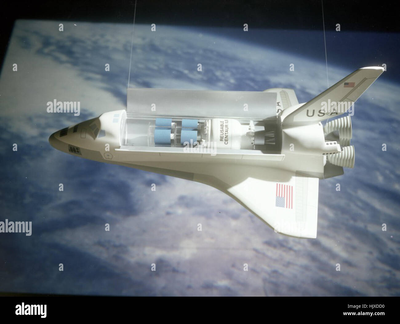 Dieser Bildsatz dokumentiert die Entwicklung der Atlas-Rakete, wobei ...