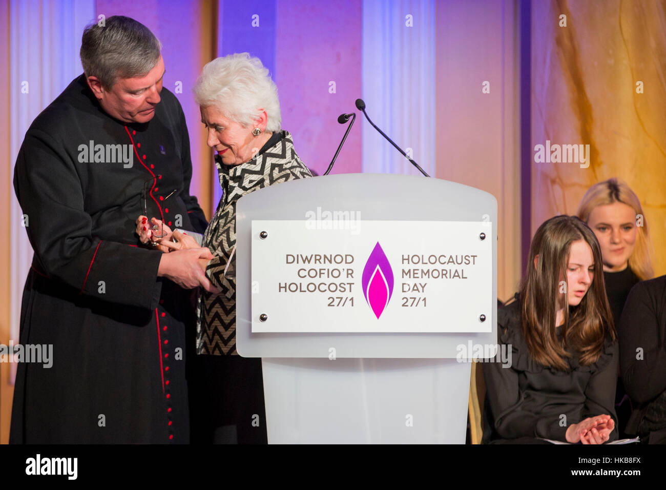 Holocaust survivor -Fotos und -Bildmaterial in hoher Auflösung – Alamy