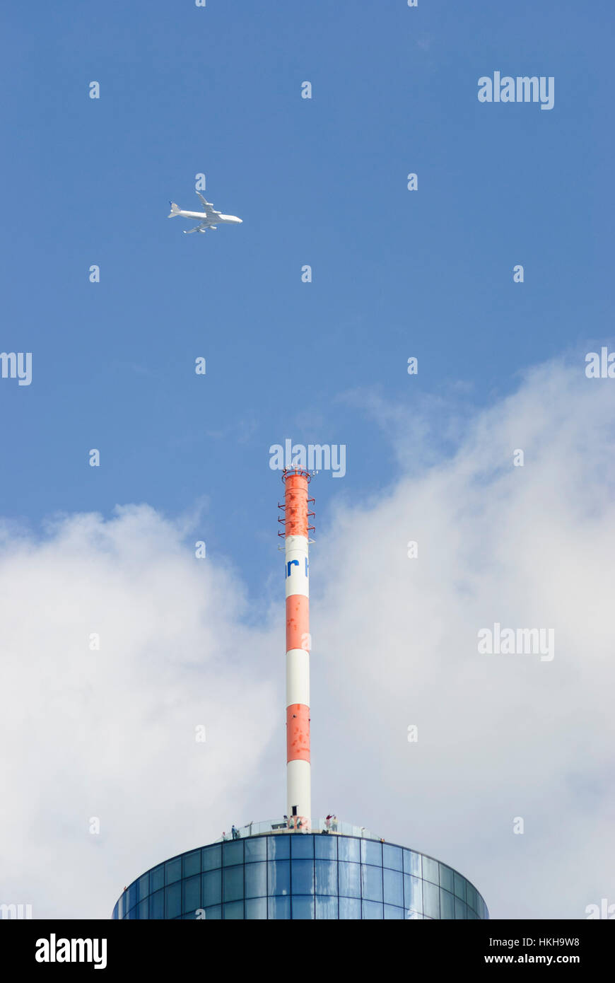 Frankfurt Am Main: Maintower (mit Aussichtsplattform): der Hauptmieter ...