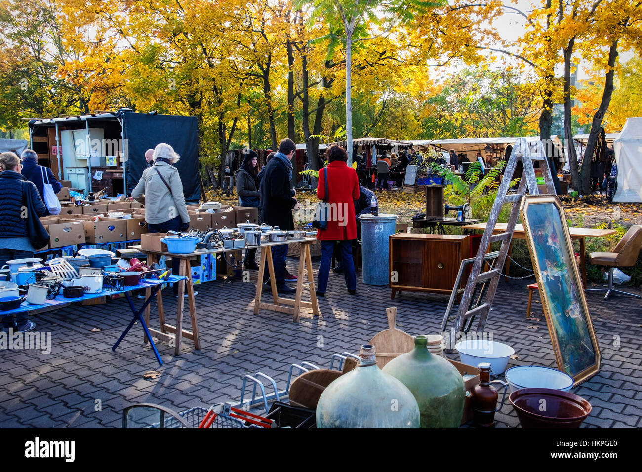 Unter mauer park -Fotos und -Bildmaterial in hoher Auflösung – Alamy