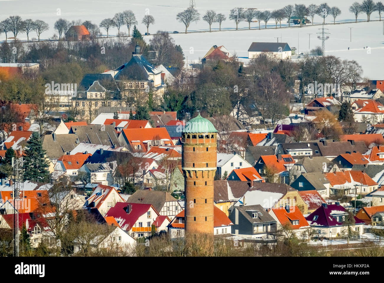 Übersicht-Rüthen im Schnee mit Wasserturm und St. Johanneskirche ...