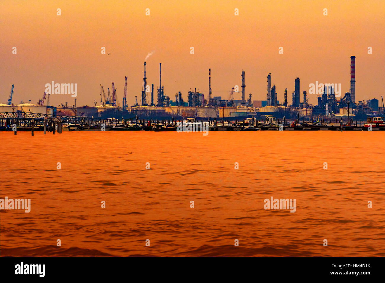 Marghera port -Fotos und -Bildmaterial in hoher Auflösung – Alamy