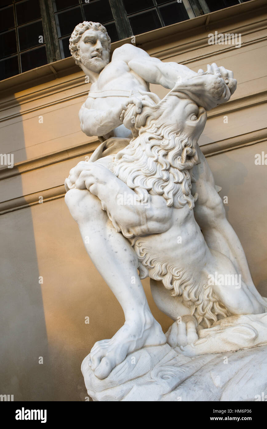 Herkules Statue Stockfotos und -bilder Kaufen - Alamy