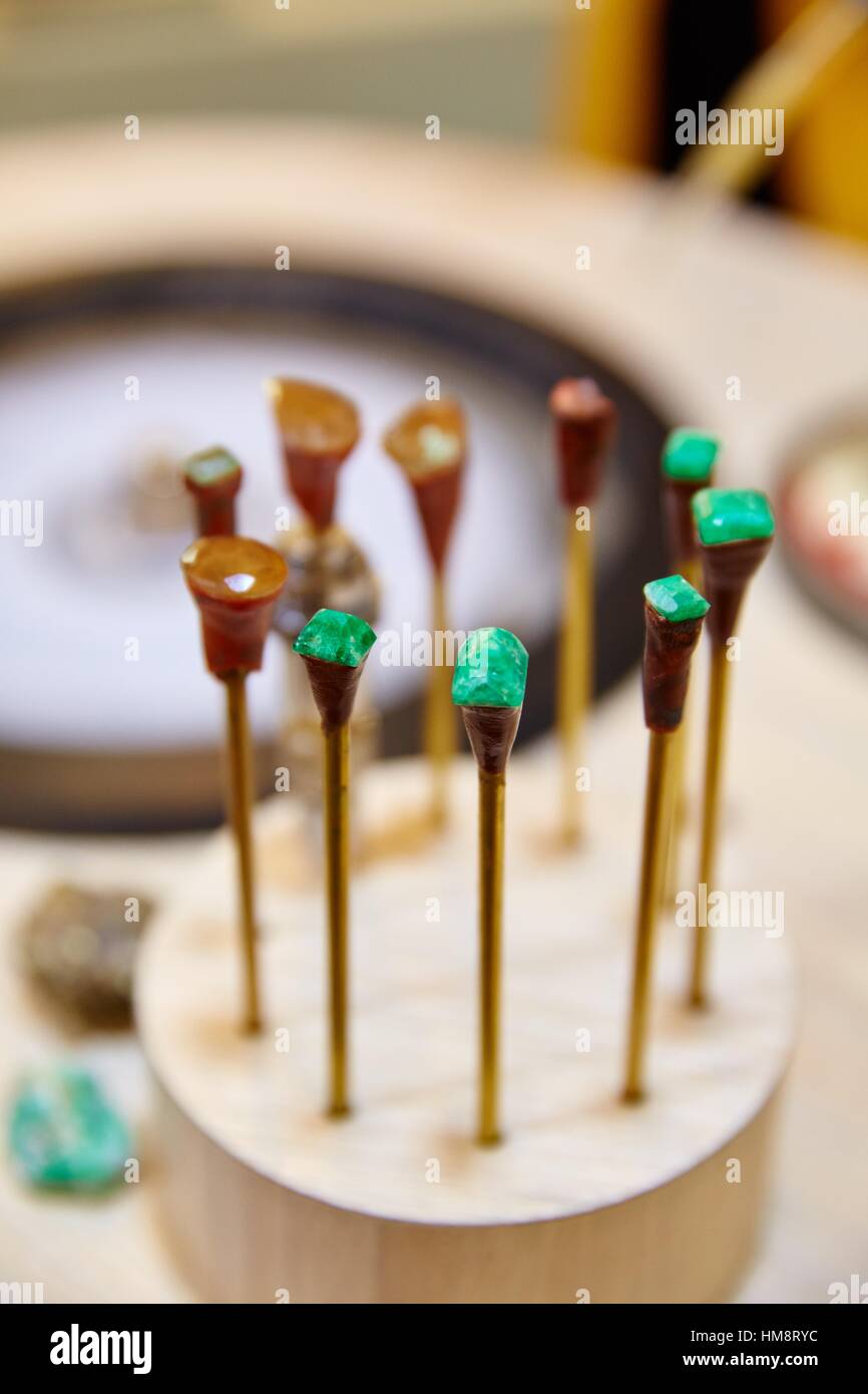 Verkauf herstellung smaragde -Fotos und -Bildmaterial in hoher ...