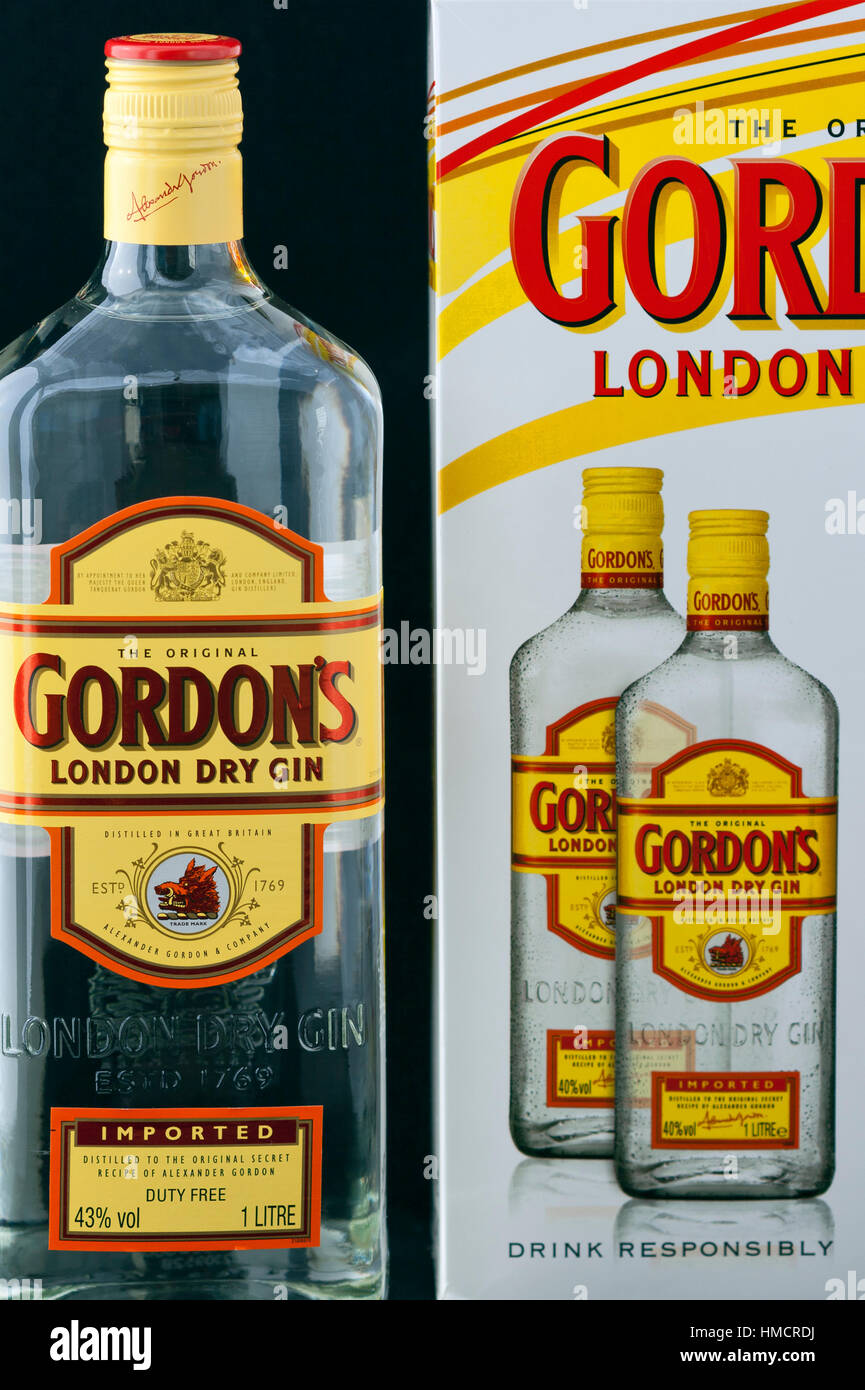 Spezielle London Dry Gin-1 Liter-Flasche und pack Stockfotografie - Alamy