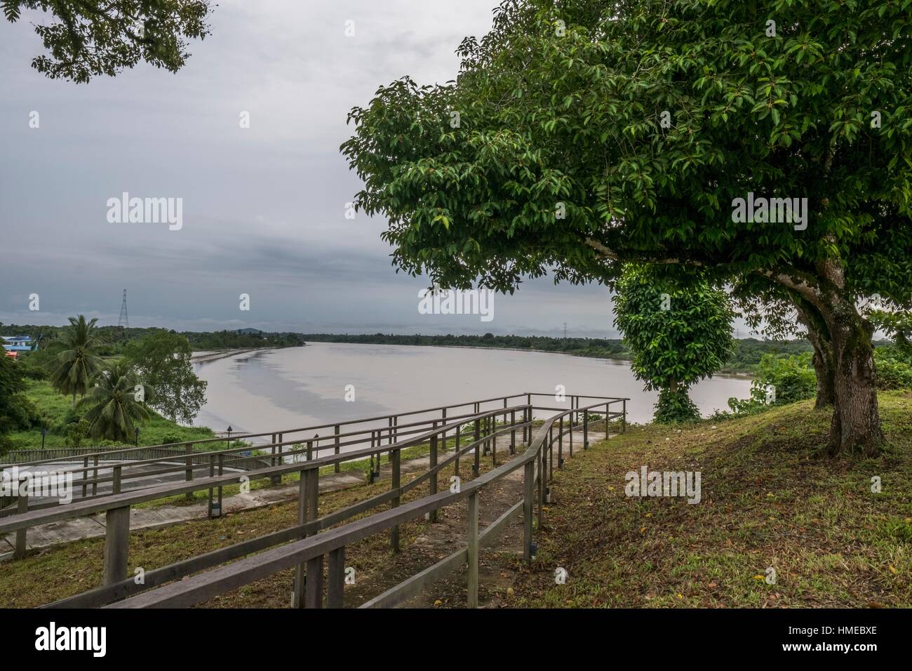 Batang Lupar Fluss Waterfront in Bandar Sri Aman (Simanggang), Sarawak ...