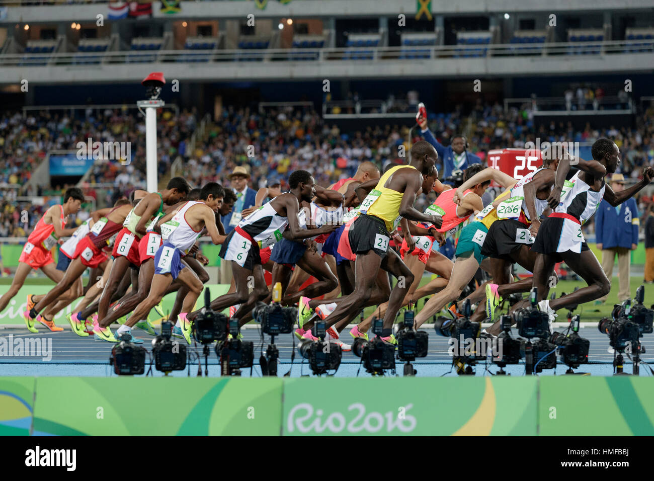 Start der 13 olympiade -Fotos und -Bildmaterial in hoher Auflösung – Alamy