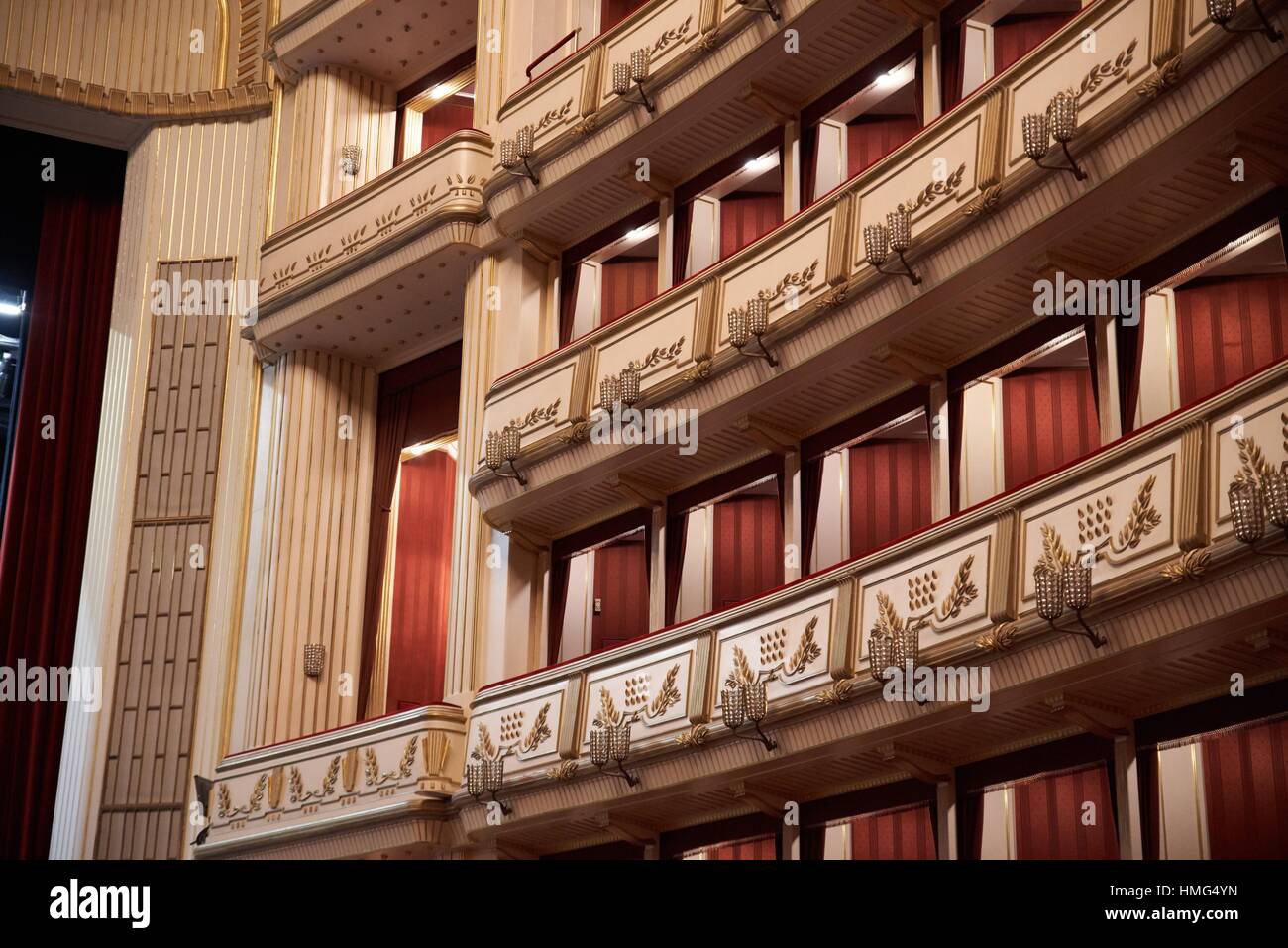 Austria vienna opera house inside -Fotos und -Bildmaterial in hoher ...