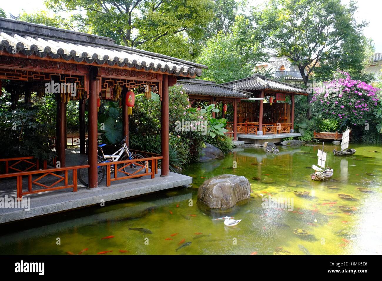 China yunnan province kunming pavilion -Fotos und -Bildmaterial in ...
