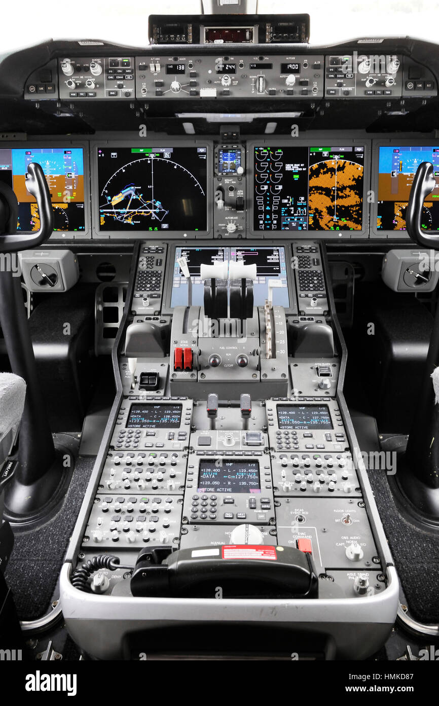 B 787 cockpit -Fotos und -Bildmaterial in hoher Auflösung – Alamy