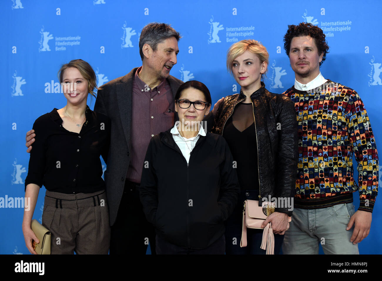Berlin, Deutschland. 10. Februar 2017. Schauspieler Reka Tenki (l-R ...