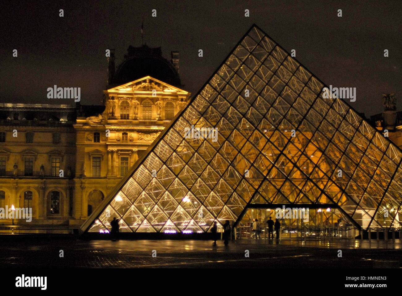 Da vinci code film louvre -Fotos und -Bildmaterial in hoher Auflösung ...