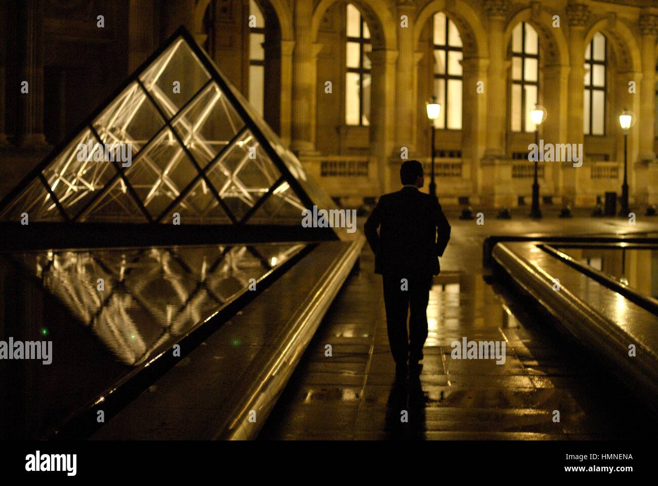 Da vinci code film louvre -Fotos und -Bildmaterial in hoher Auflösung ...