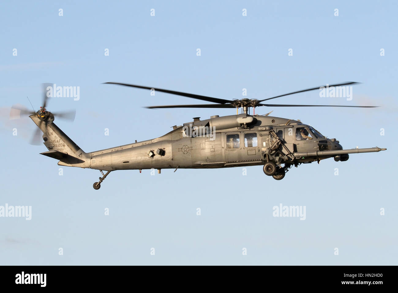 Ein 56. Rescue Squadron HH - 60G Pavehawk aus benachbarten RAF ...