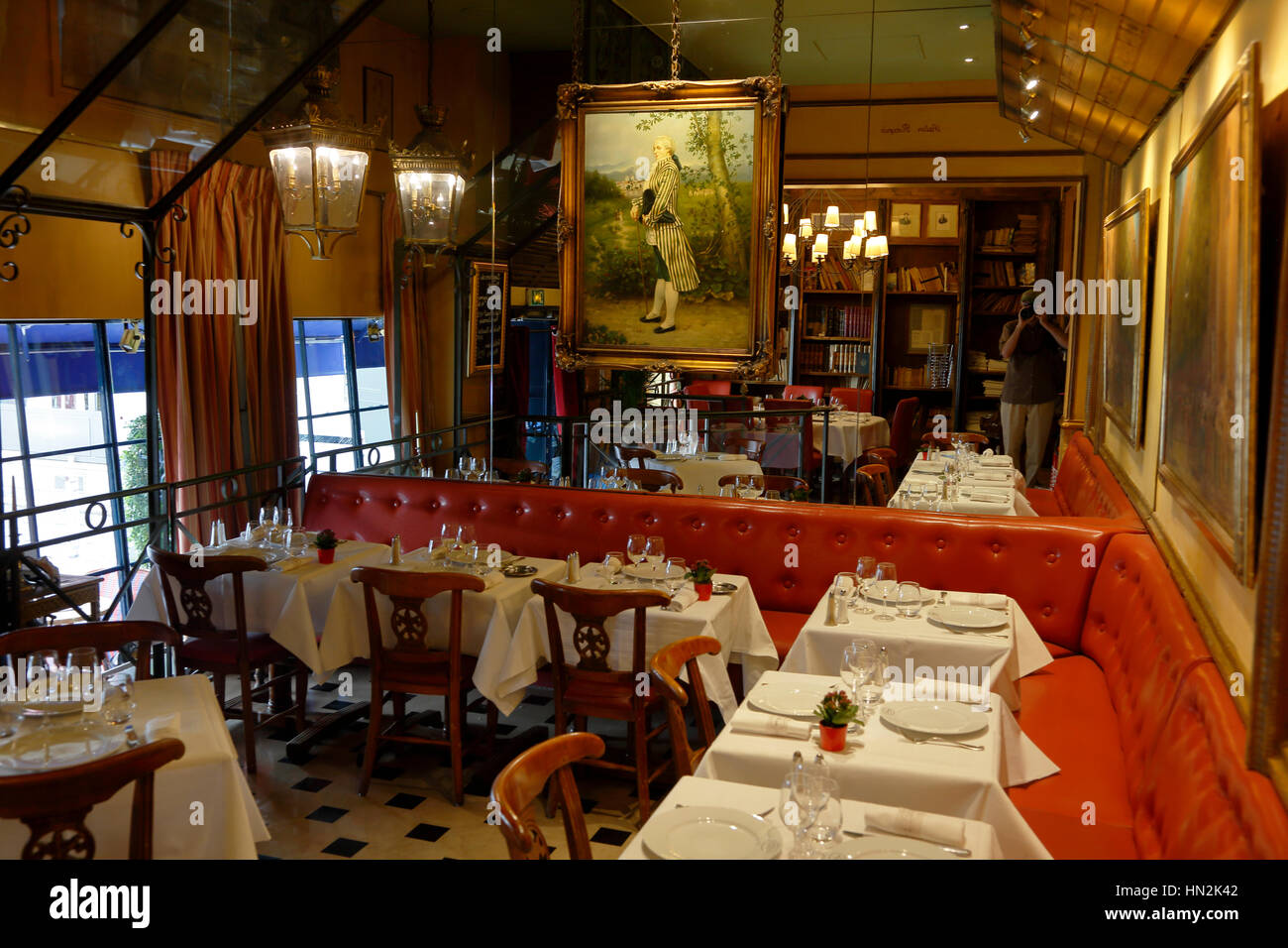 Cafe paris voltaire -Fotos und -Bildmaterial in hoher Auflösung – Alamy