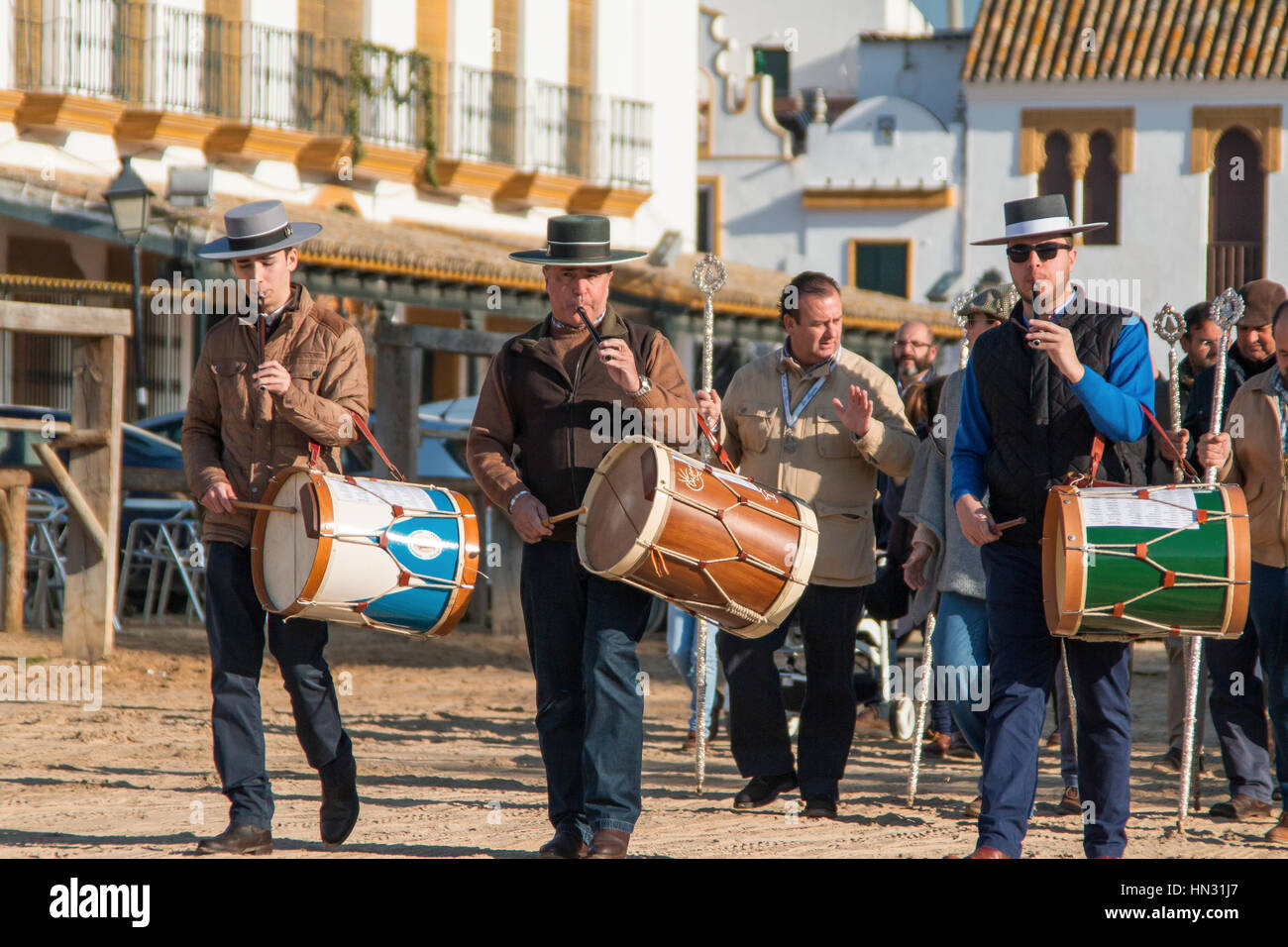 Prozession der trommler -Fotos und -Bildmaterial in hoher Auflösung – Alamy