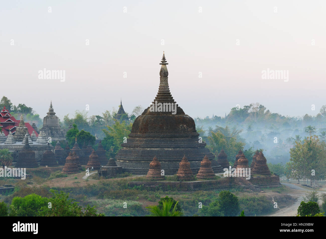 Myanmar mrauk u -Fotos und -Bildmaterial in hoher Auflösung – Alamy