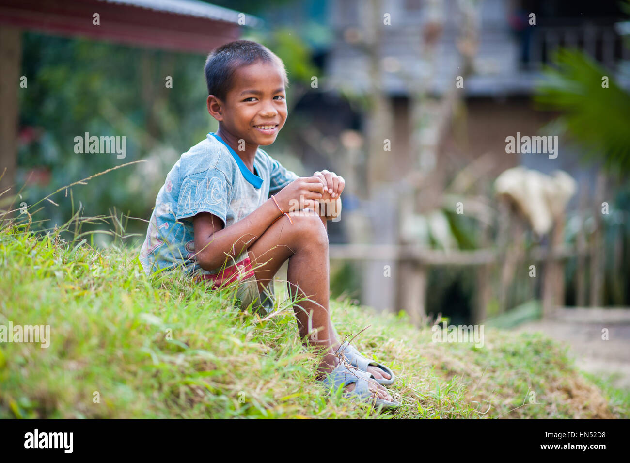 Poor Lao Girl In Village Stockfotos und -bilder Kaufen - Alamy
