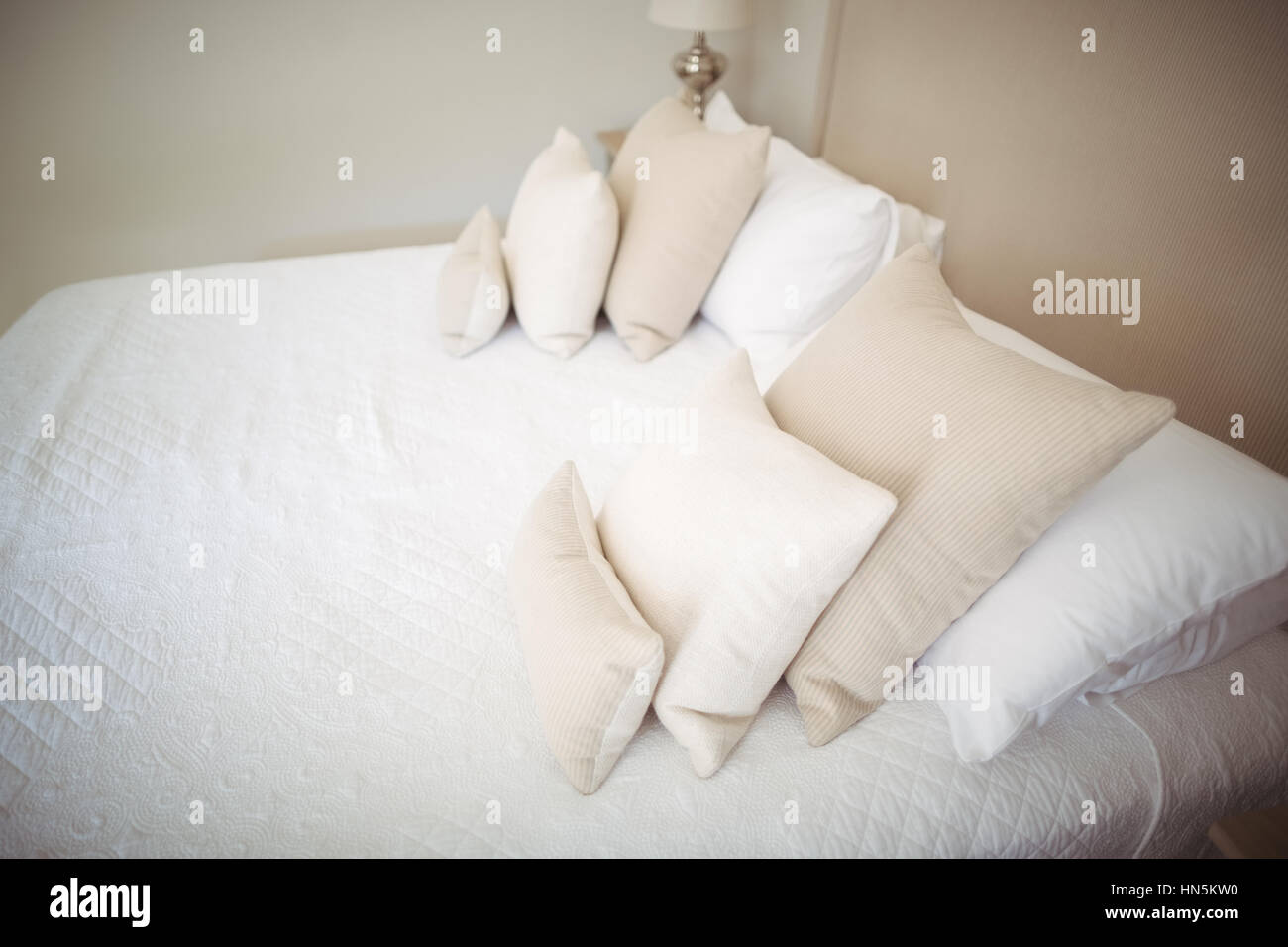 Leere bett -Fotos und -Bildmaterial in hoher Auflösung – Alamy