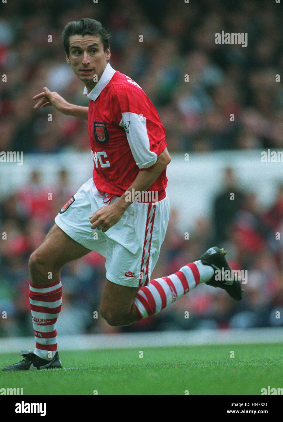 Alan smith arsenal 1994 -Fotos und -Bildmaterial in hoher Auflösung – Alamy