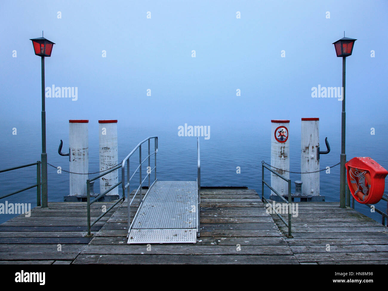 Anlegestelle in Oberhofen Stadt Thun See (Thunersee), Berner Oberland ...