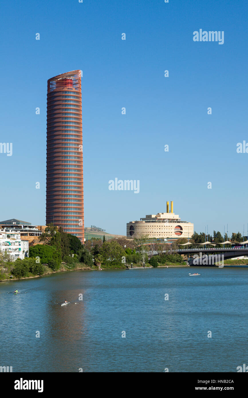 Sevilla, Spanien - 1. Mai 2016: The Sevilla Tower oder Cajasol durch ...
