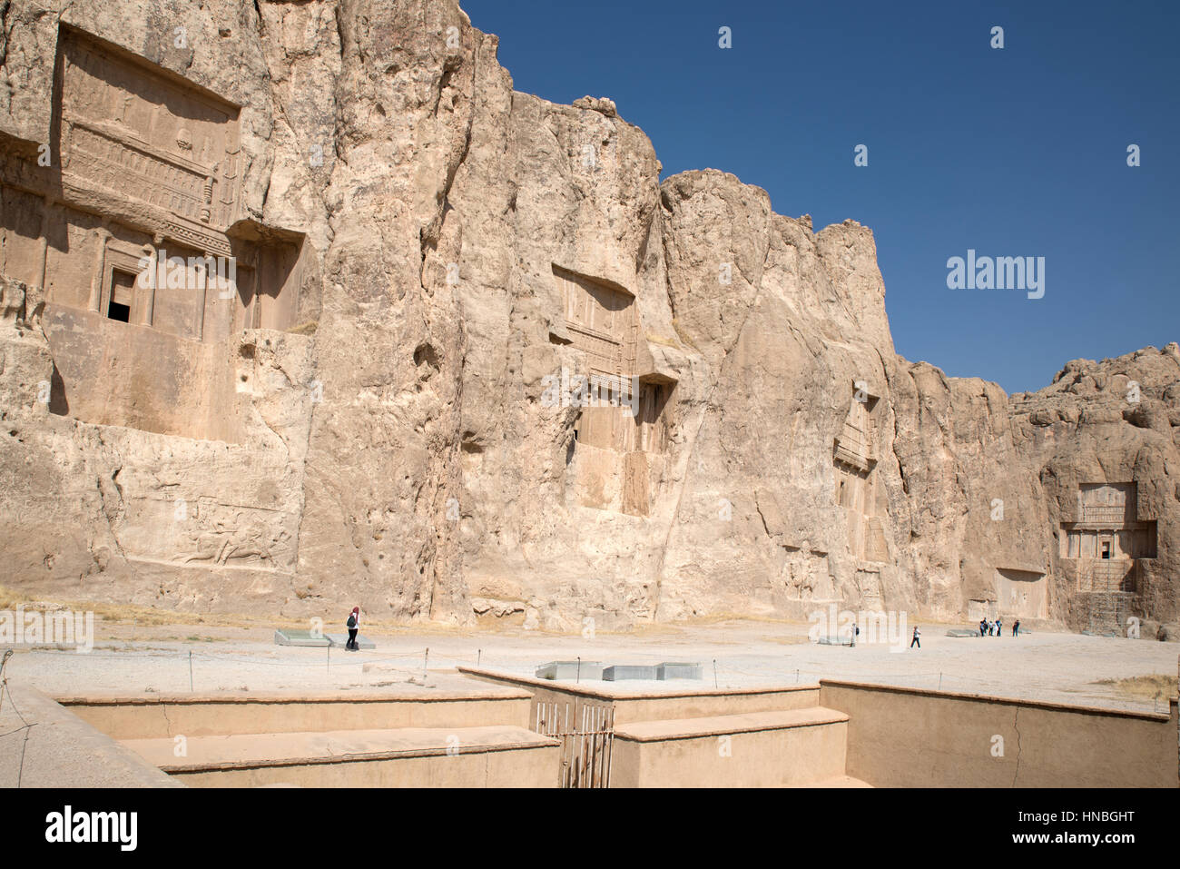 Reliefs der nekropole naqsh e rostam -Fotos und -Bildmaterial in hoher ...