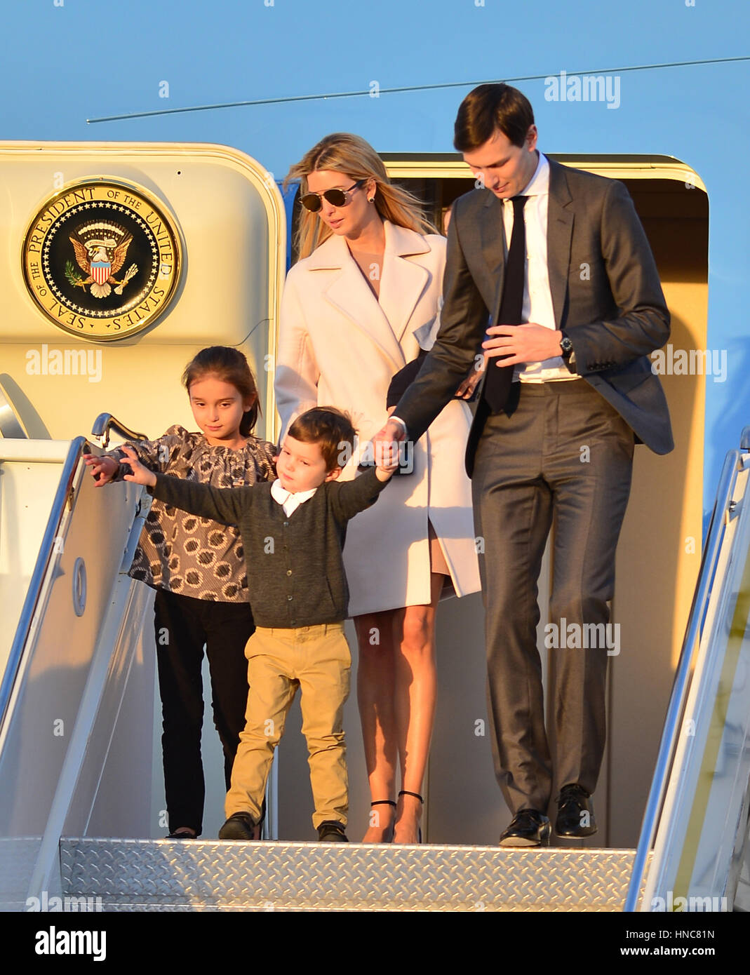 West Palm Beach, FL, USA. 10. Februar 2017. Jared Kushner und seine ...