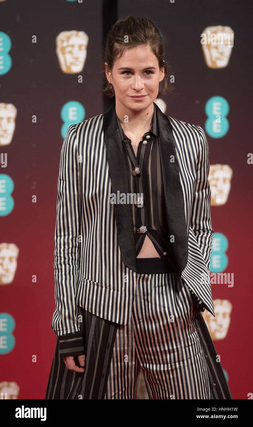 London, UK. 12. Februar 2017. Schauspielerin Heloise Letissier kommt ...