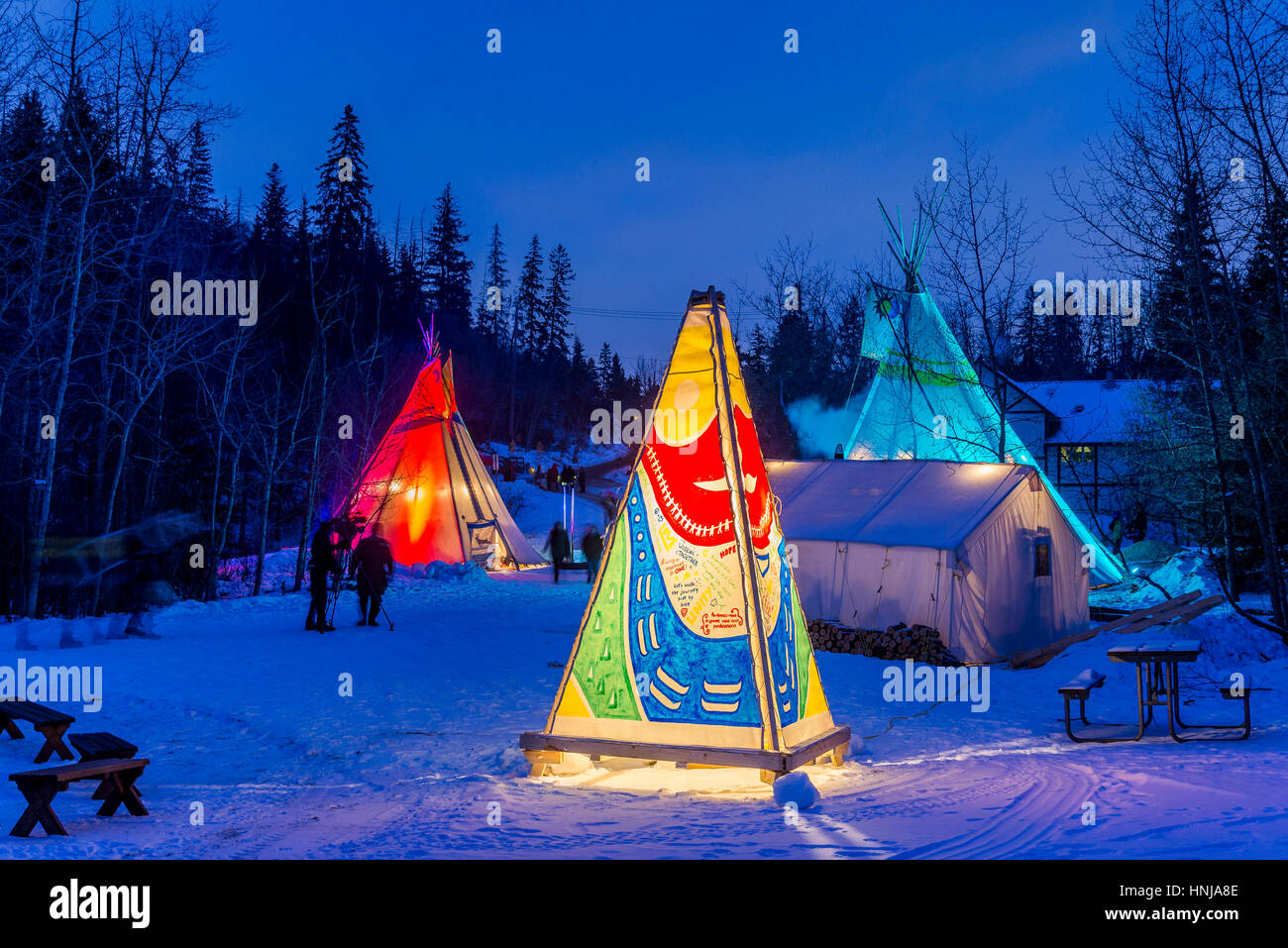 First nations tipi tipis -Fotos und -Bildmaterial in hoher Auflösung ...