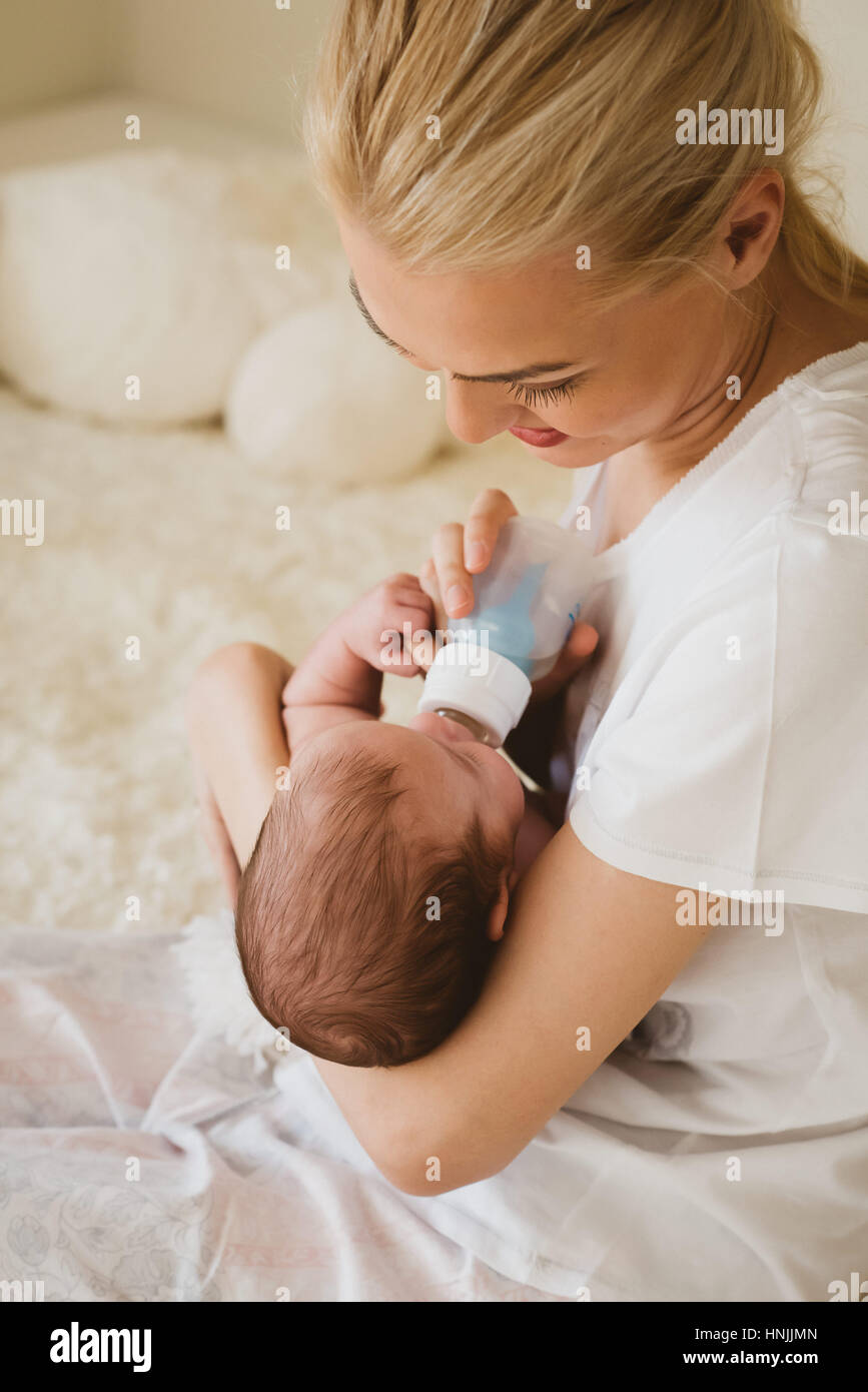 Old person with premature baby -Fotos und -Bildmaterial in hoher ...