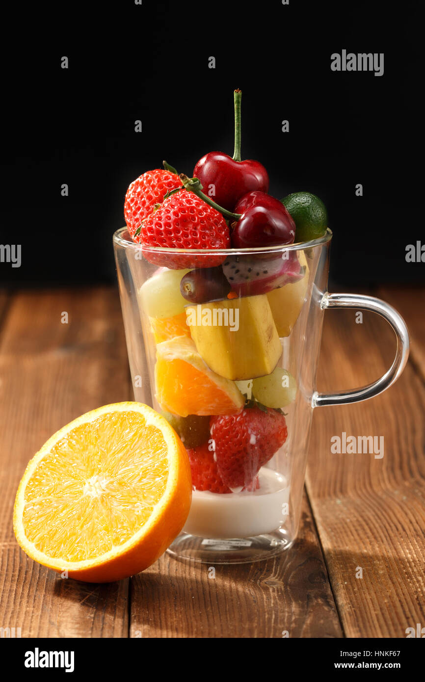 Obstbecher Salat Stockfotos und -bilder Kaufen - Alamy