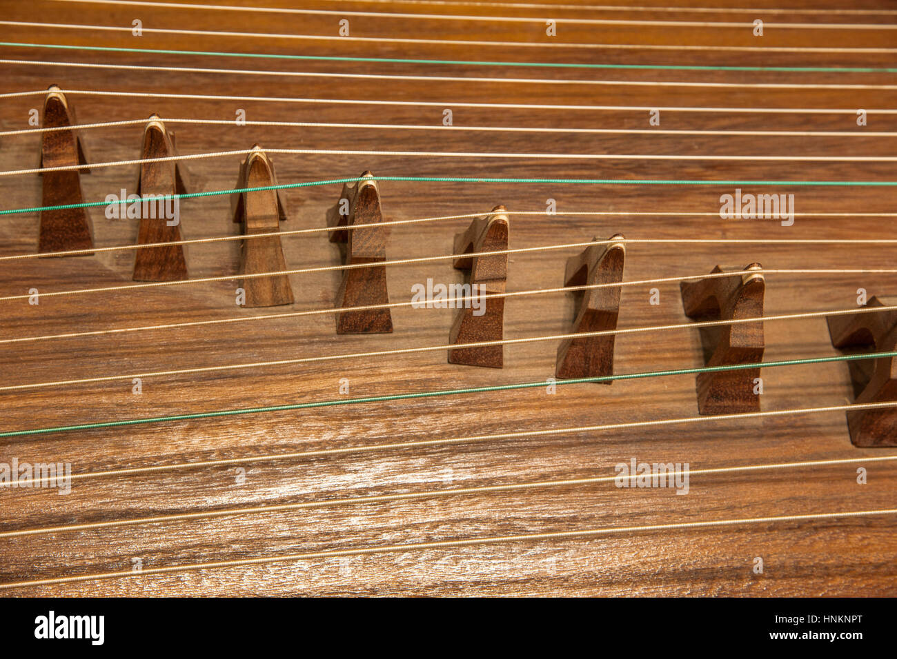 Altmodische zither -Fotos und -Bildmaterial in hoher Auflösung – Alamy
