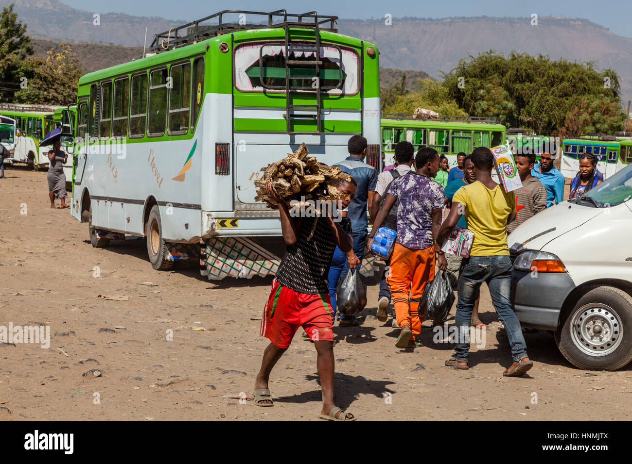 Bus in station ethiopia africa -Fotos und -Bildmaterial in hoher ...