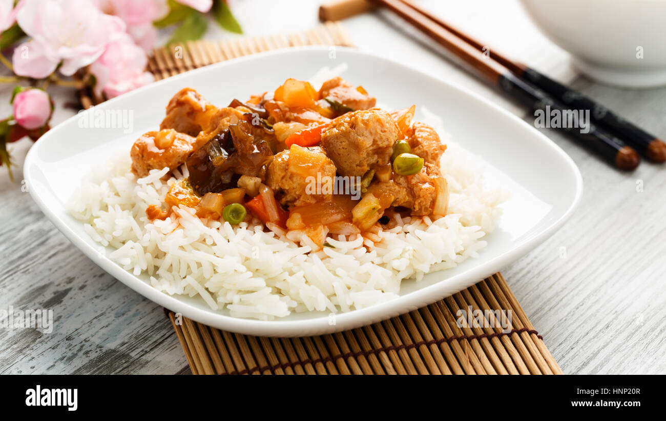 Fleisch reis gemüse -Fotos und -Bildmaterial in hoher Auflösung – Alamy