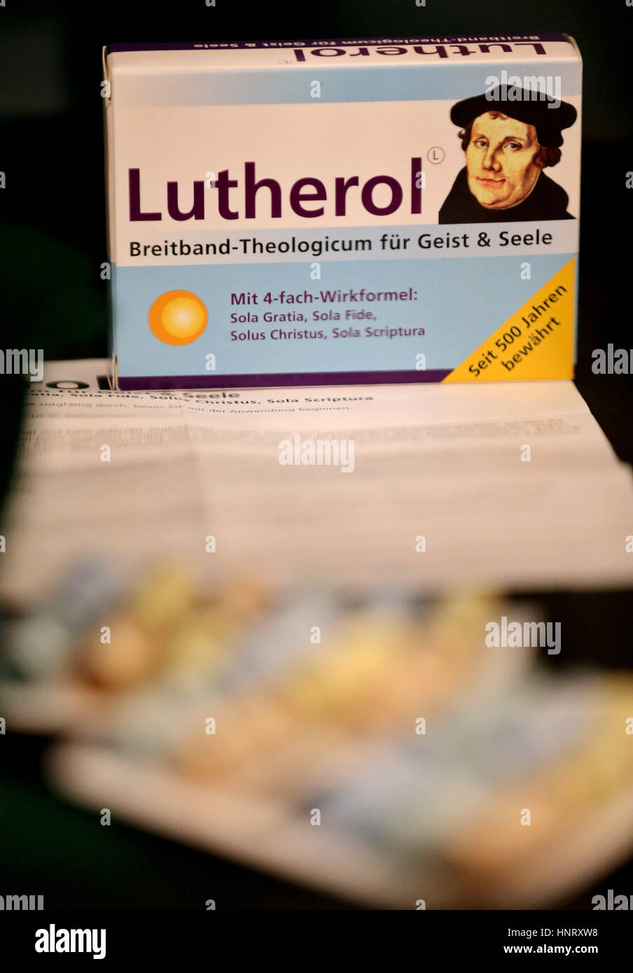 Zwickau, Deutschland. 15. Februar 2017. A bestimmt humorvoll gefälschte ...