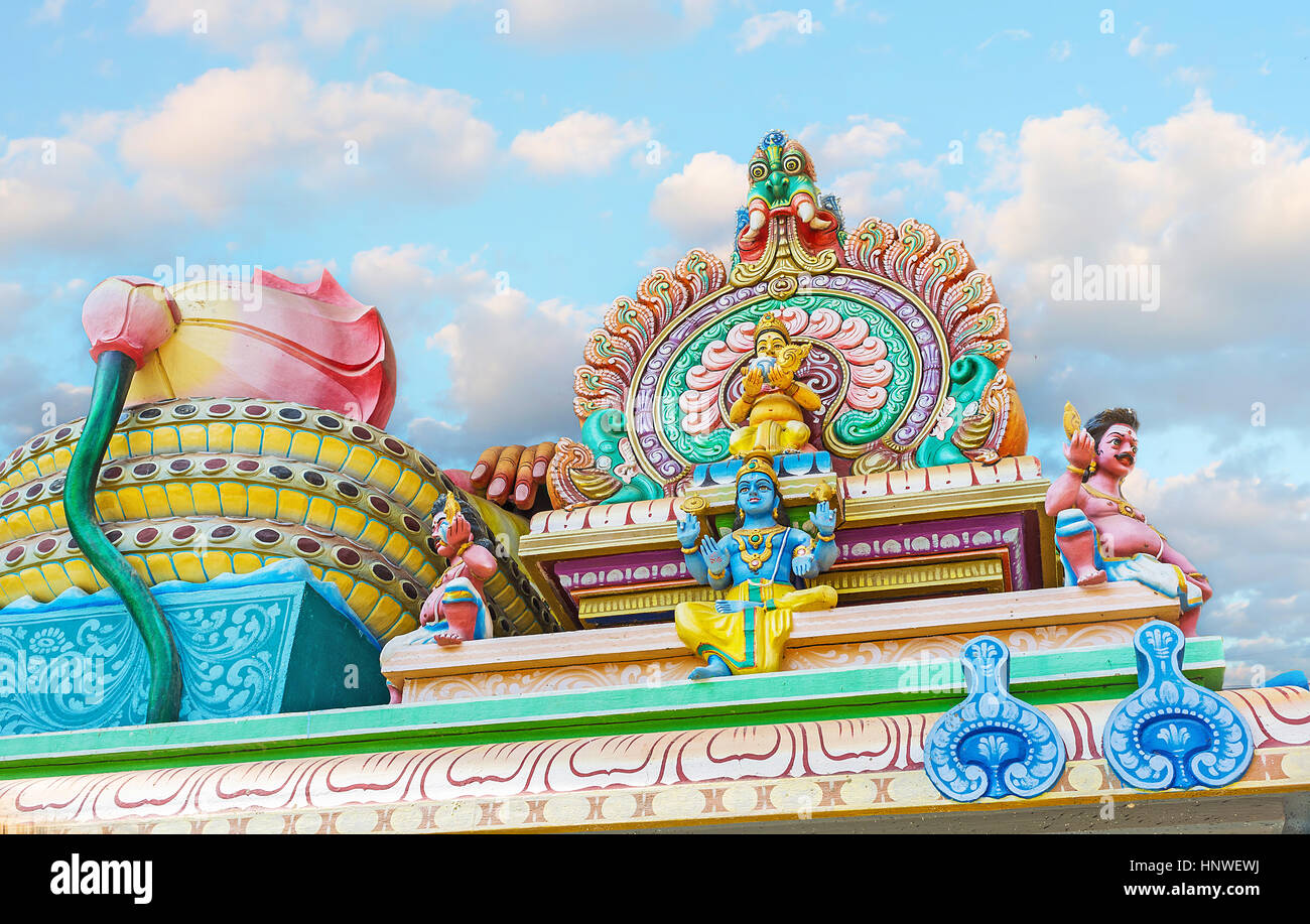 Die bunte dekorative Elemente von Murugan Tempel, die Skulpturen von ...