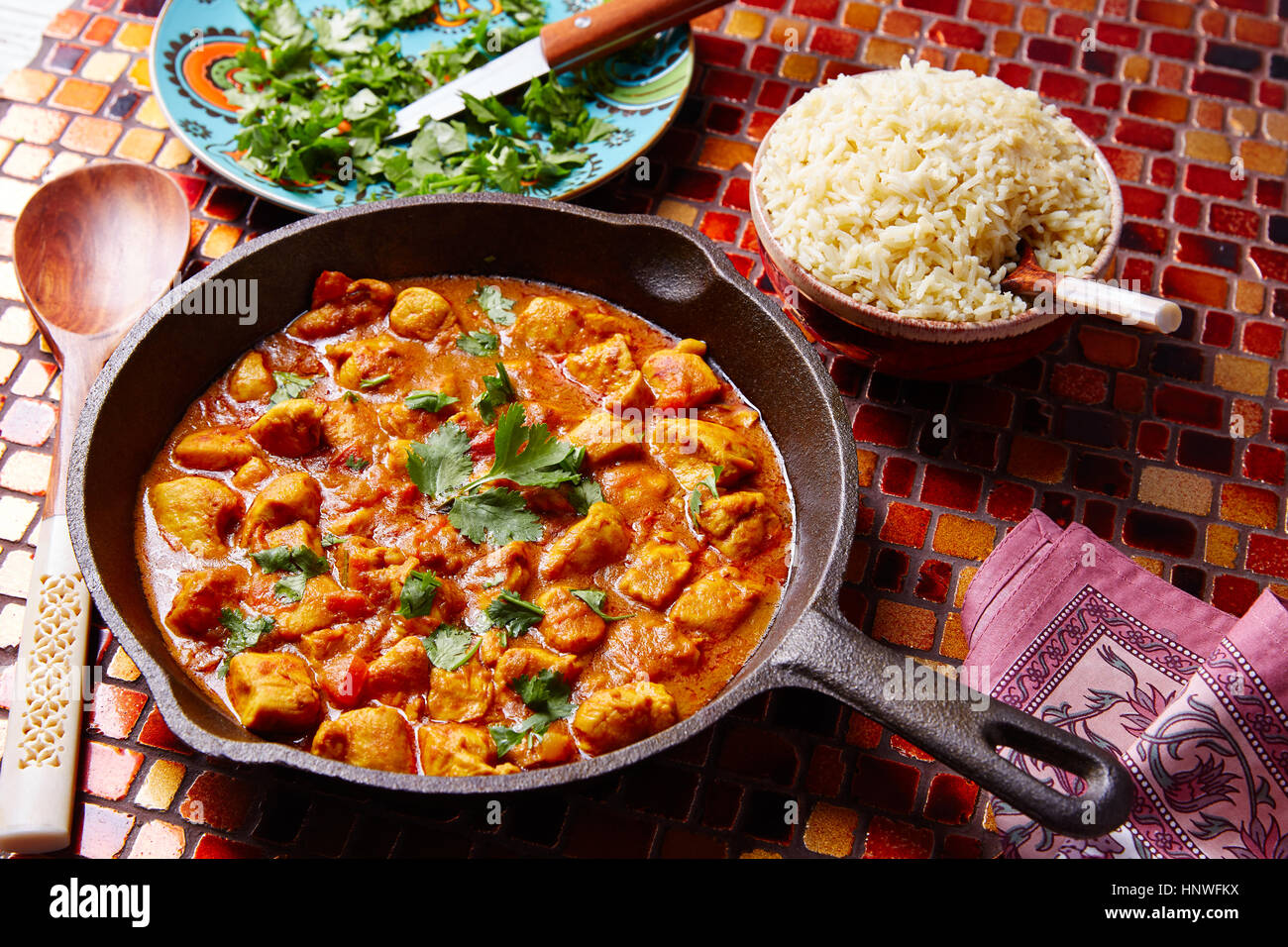 Chicken Curry indisches Rezept mit Basmati-Reis Stockfotografie - Alamy